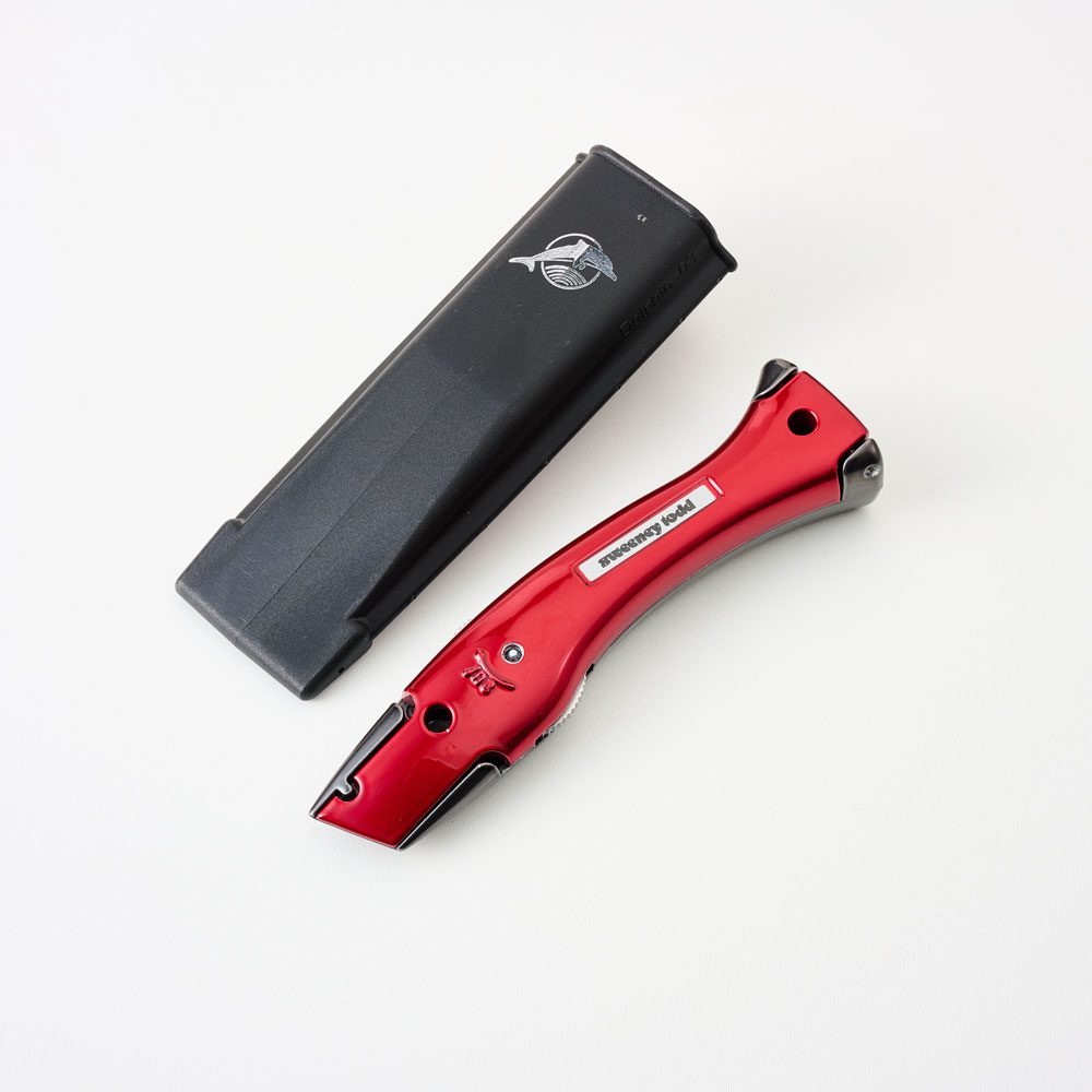 Delphin Knife Candy Black Candy Red - Tools 4 Flooring and More ...